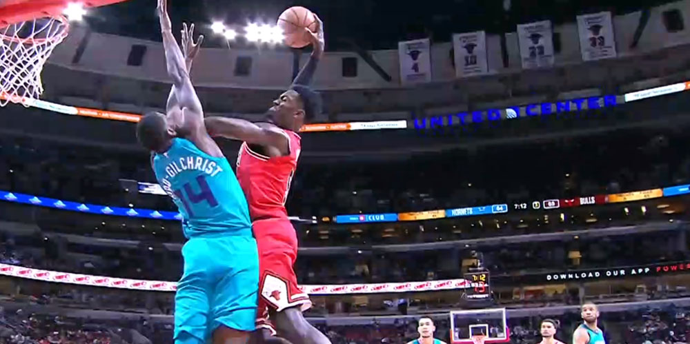 NBA Top 10 du jour : Bobby Portis assomme Michael Kidd-Gilchrist dans ...