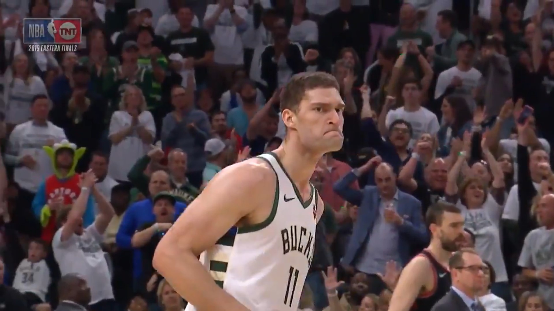 Brook Lopez opéré du dos et indispo jusqu'à nouvel ordre : la question ...