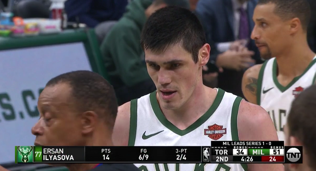 La second unit des Bucks a encore frappé : démonstration de la Bench ...