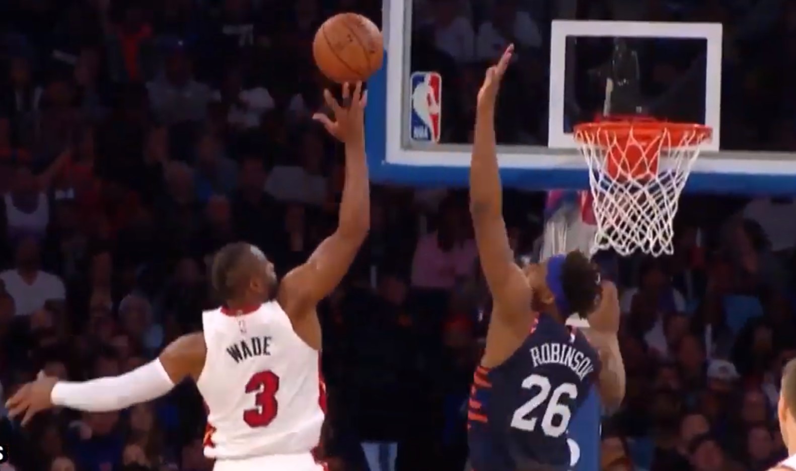 Quand Dikembe Mutombo jette des fleurs à Mitchell Robinson : "Contrer ...