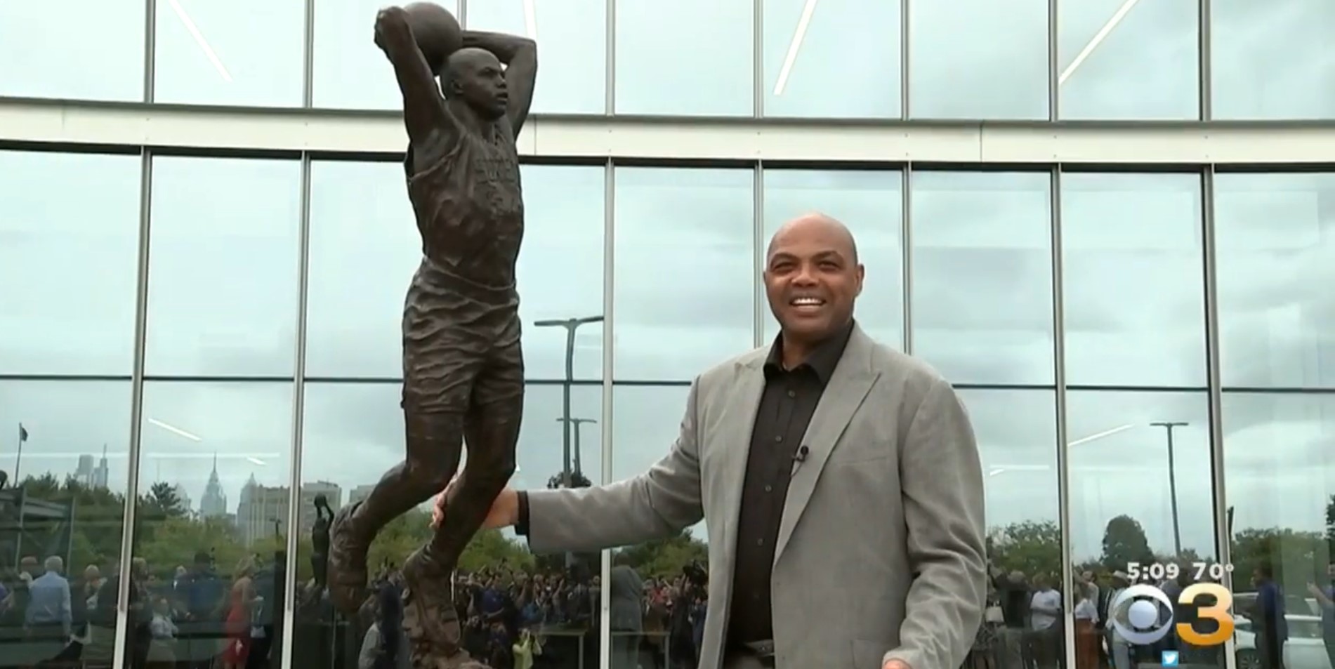 Charles Barkley a désormais sa statue à Philadelphia : très bien mais ...