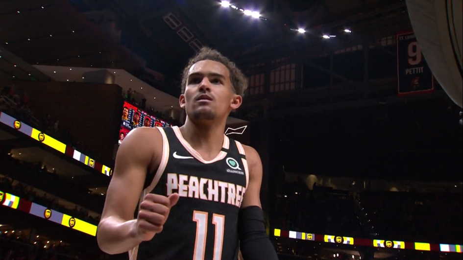 Le duo Trae Young - Collins offre le prodigico à Atlanta face aux Mavs ...