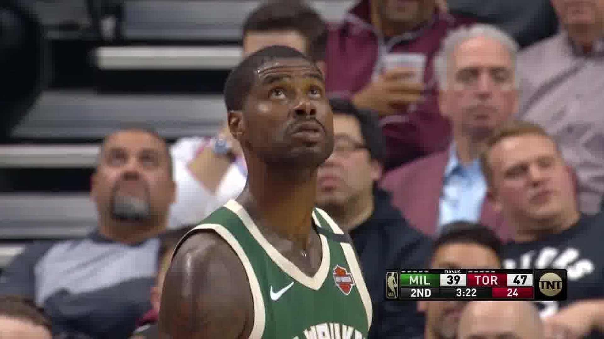 Marvin Williams n'a tellement pas supporté l'élimination qu'il a pris ...