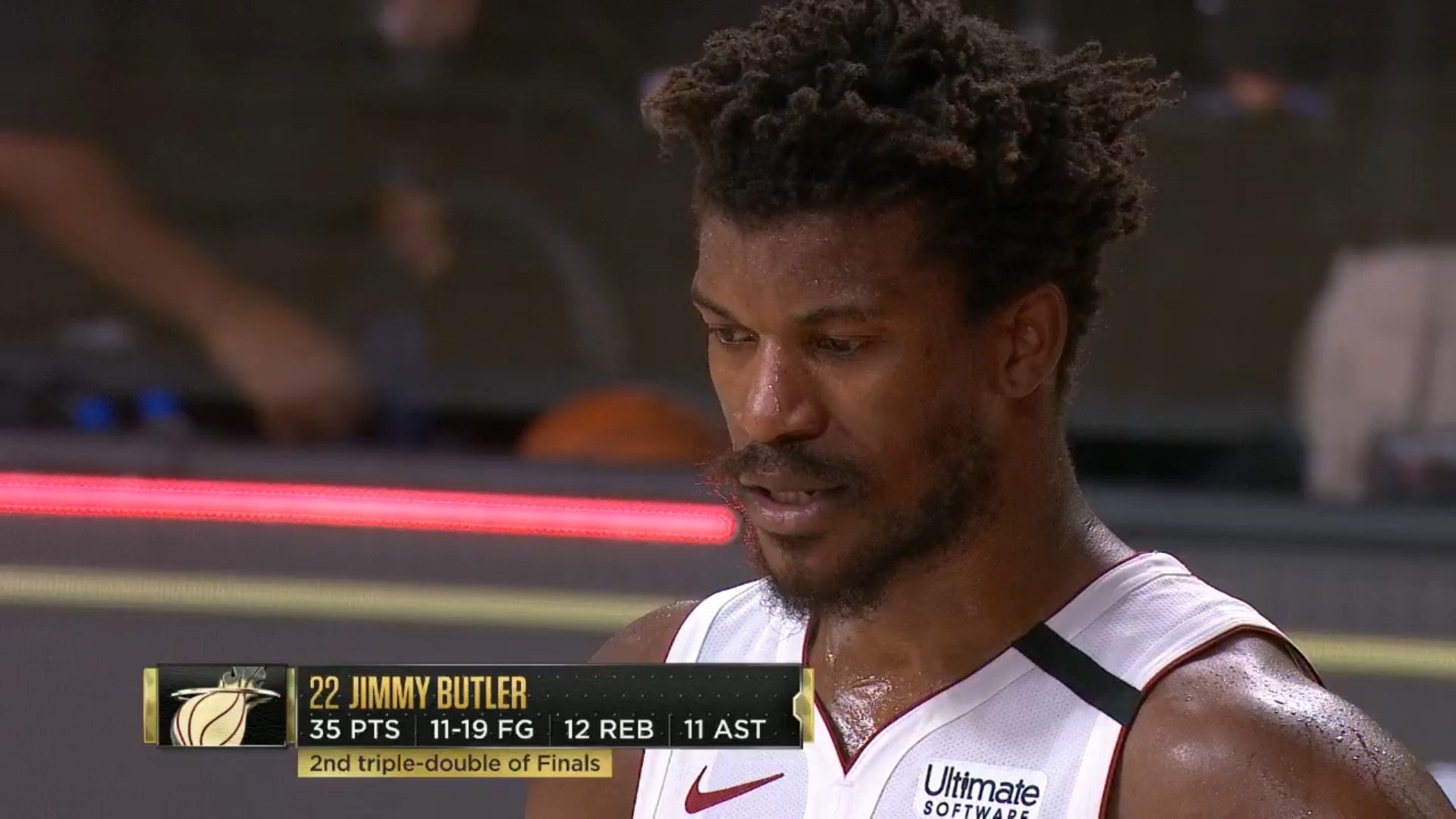 Jimmy Butler a été IM-MENSE : 35 points, 12 rebonds, 11 passes, 5 ...