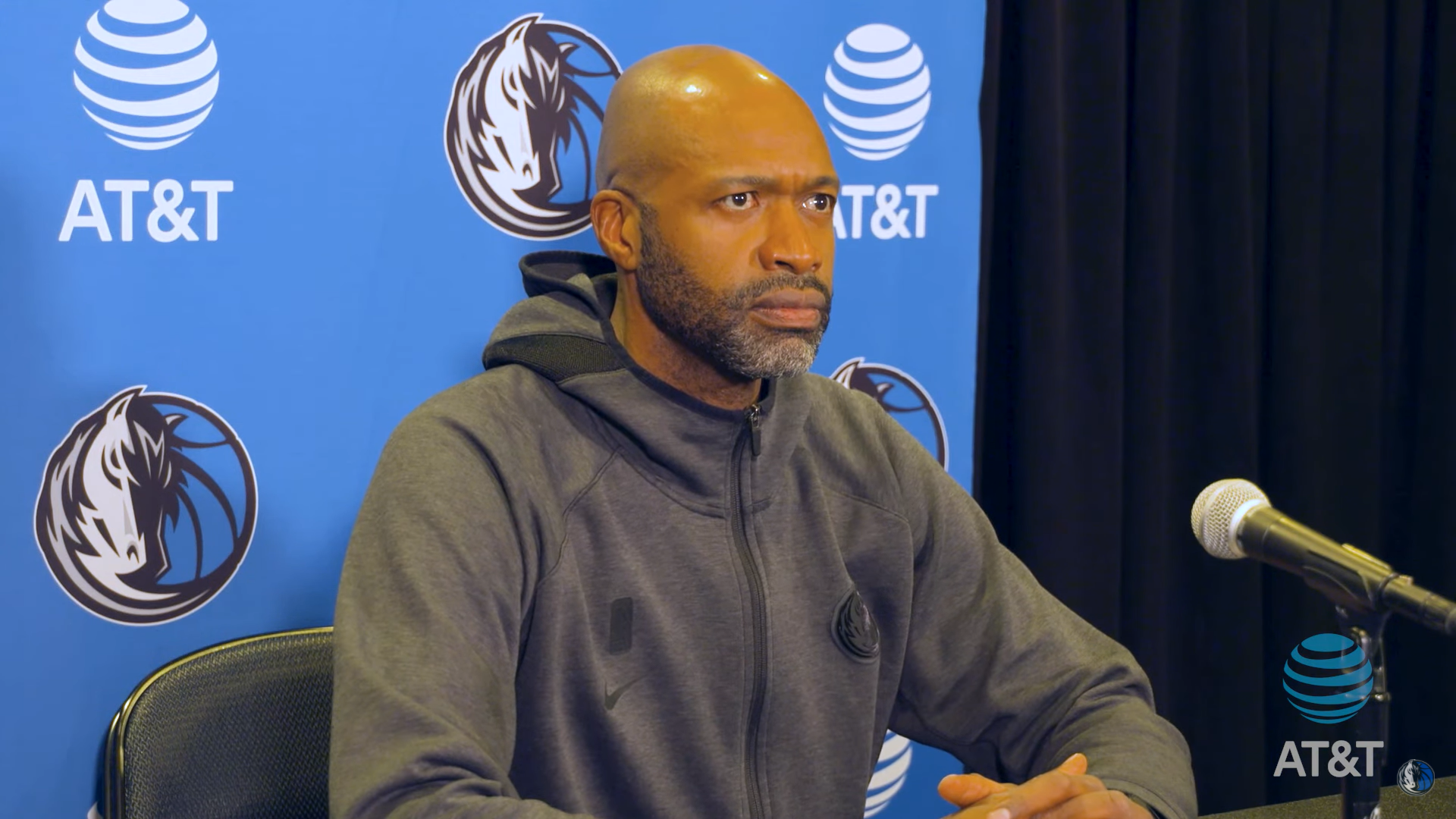 Jamahl Mosley est le nouveau coach du Magic : super, mais est-ce qu'il ...
