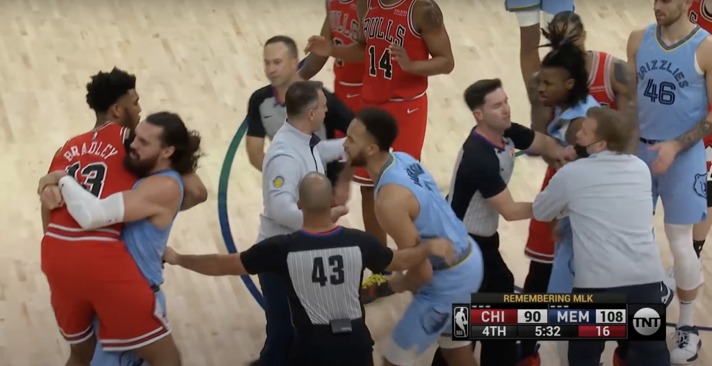 Les notes de Grizzlies - Bulls : sachez que pour Steven Adams, Tony ...