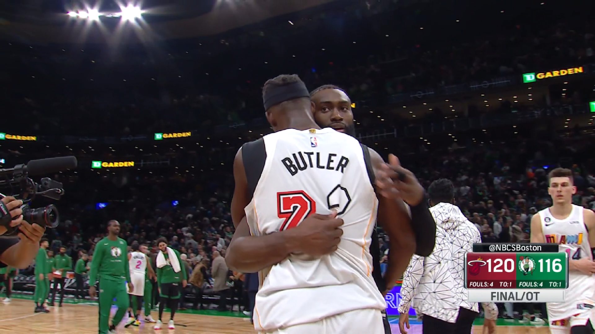 Jimmy Butler is back : 25 points, 15 rebonds, et le coup de dague pour ...