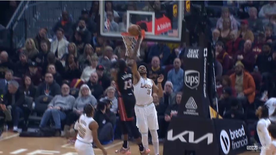 NBA Top 10 : Bam Adebayo escalade Jarrett Allen