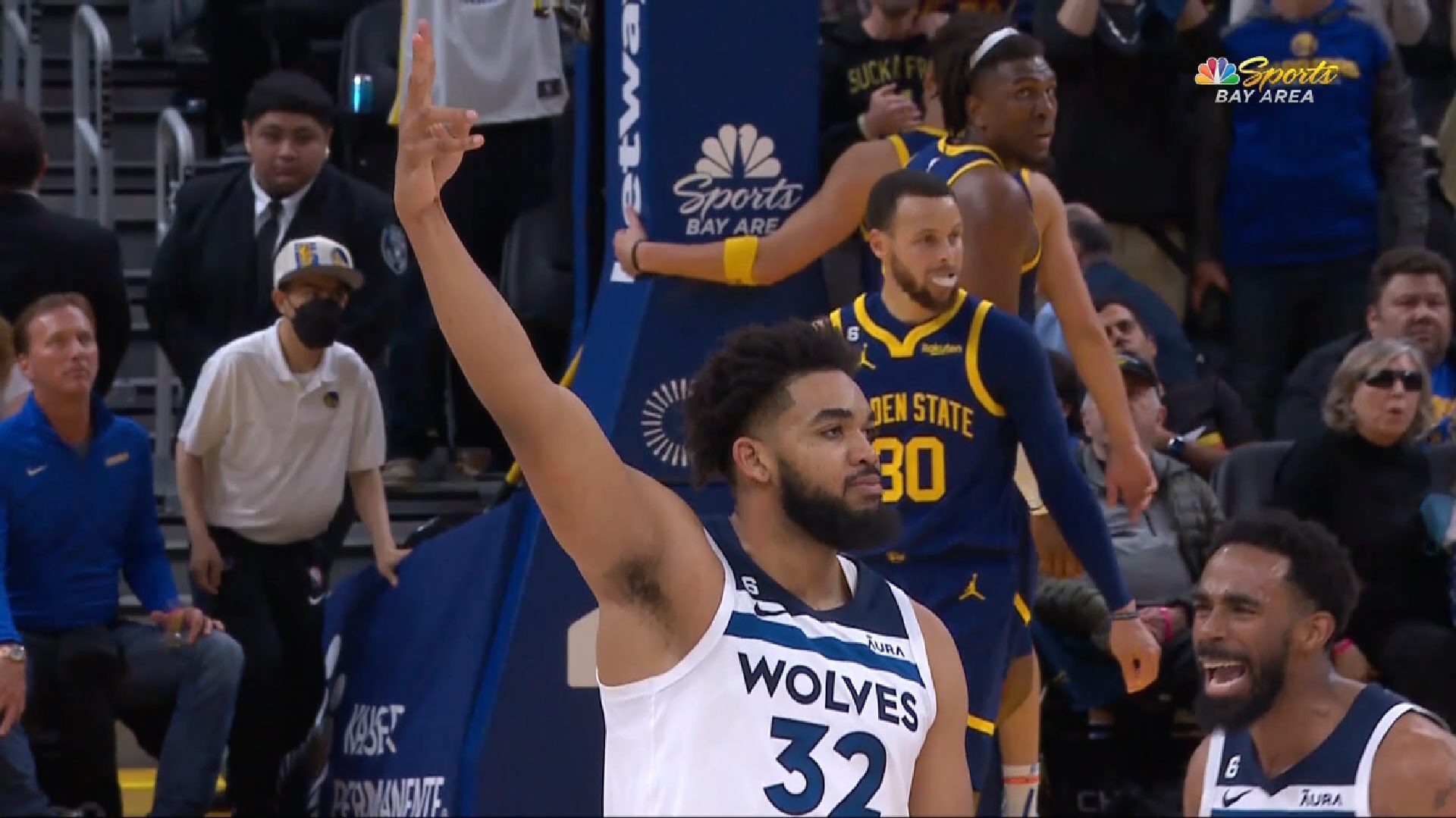 Enfin au complet, les Wolves se payent les Warriors au Chase Center