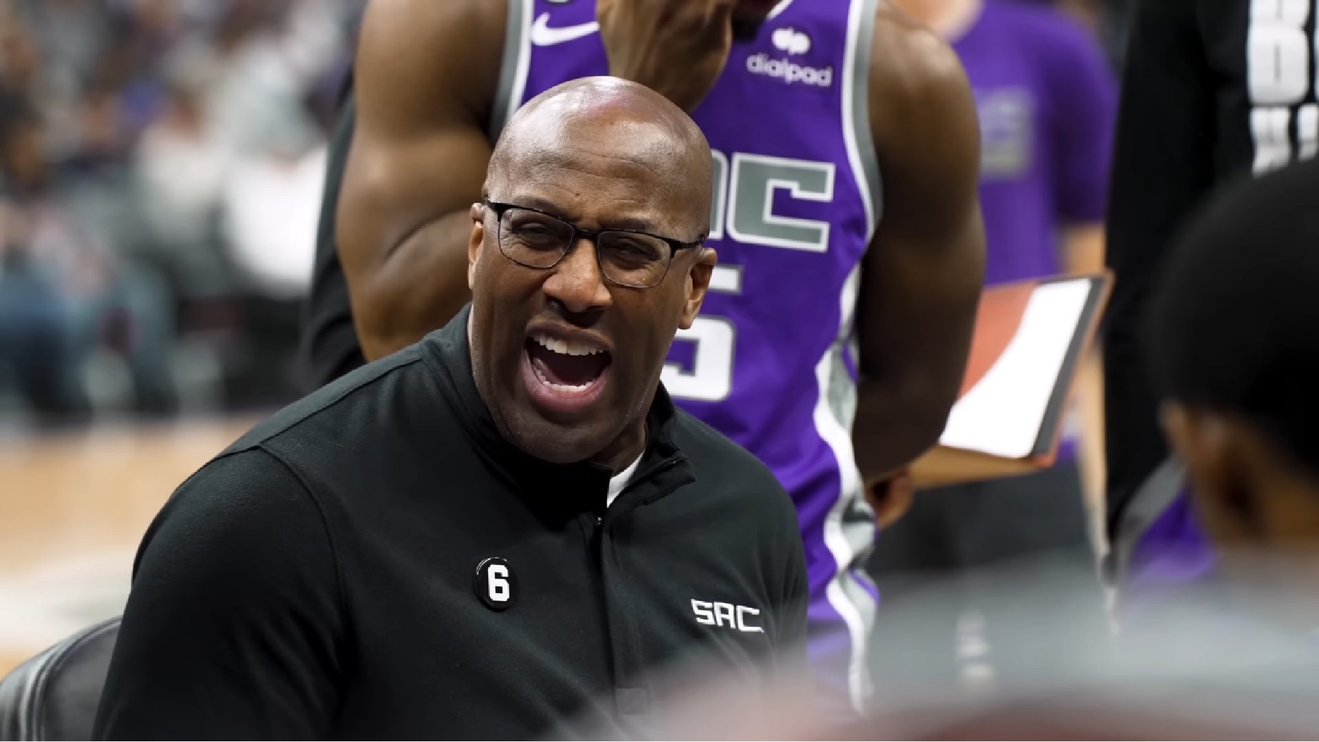 Mike Brown (Kings) est nommé Coach de l'Année 2023 à l'unanimité