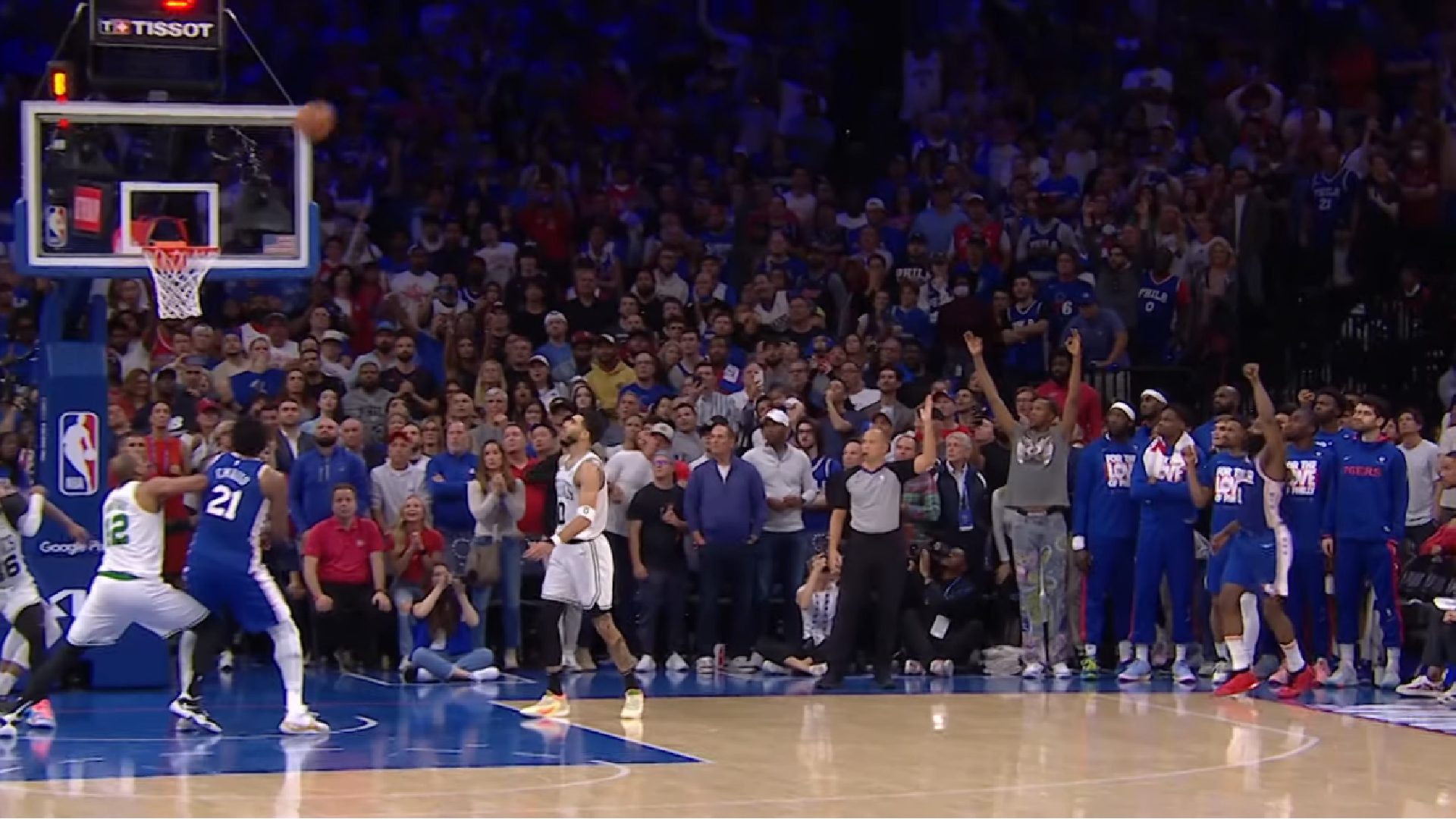 Top 5 : James Harden fait exploser le Wells Fargo Center avec son game ...