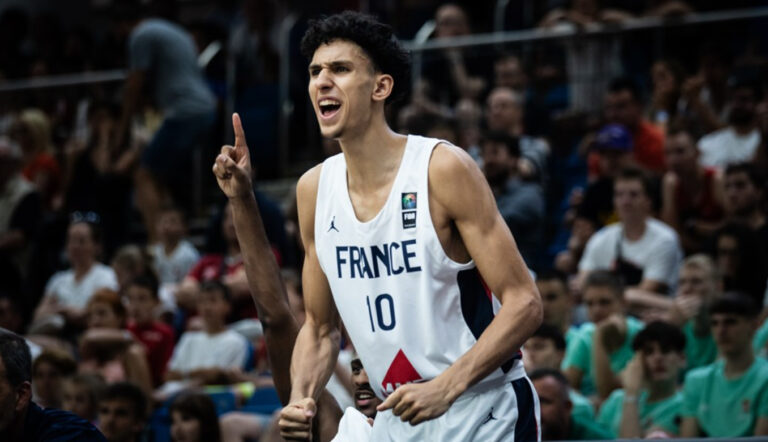 L'Équipe de France U19 tape Team USA et se qualifie pour la finale de ...