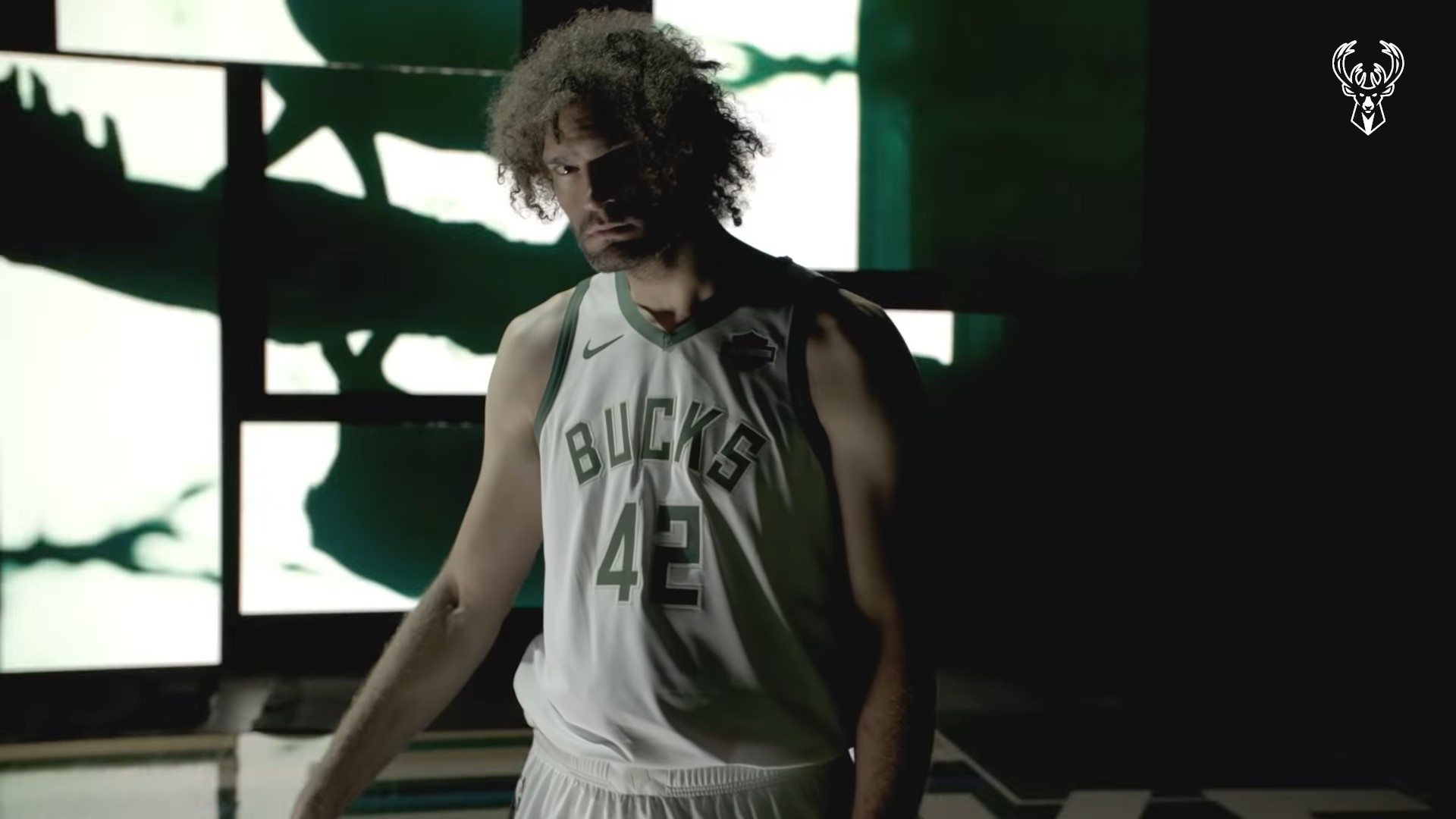 Robin Lopez ne ferme pas la porte à l'Euroleague