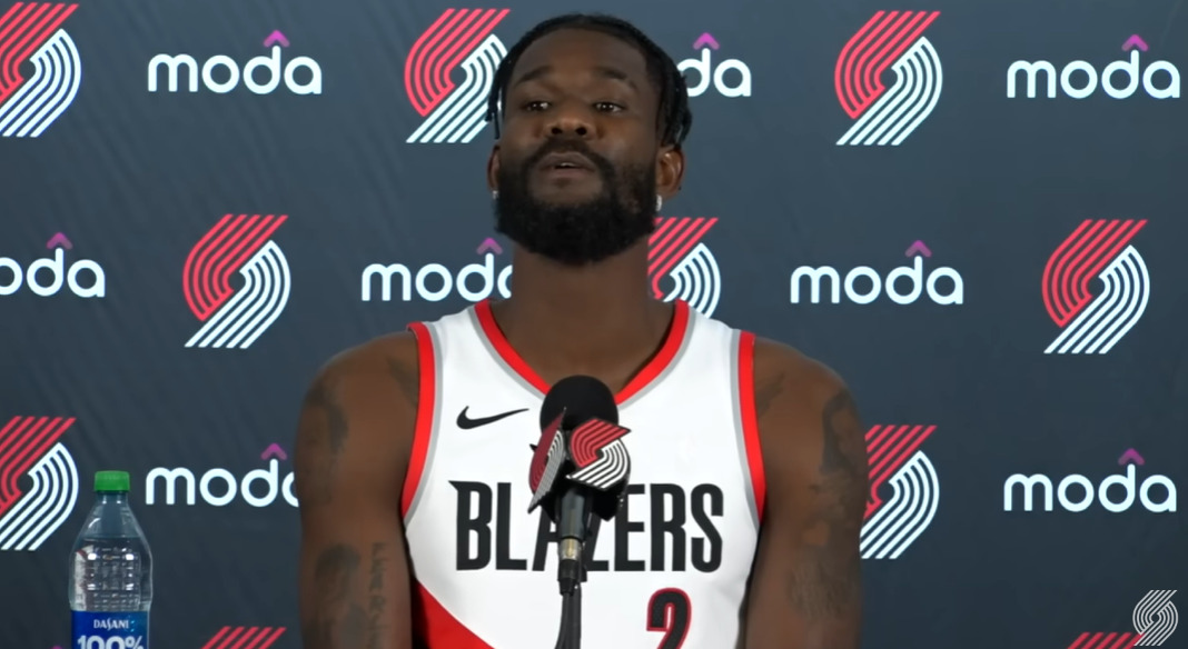 Deandre Ayton annonce l'arrivée de "DominAyton" à Portland