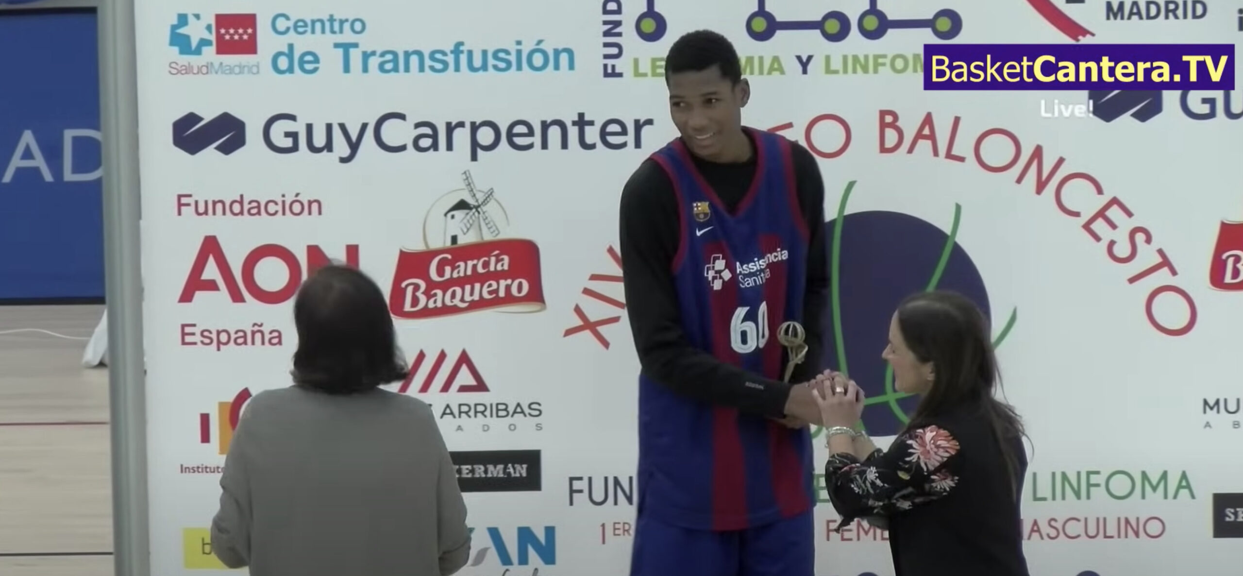 Mohamed Dabone, le nouveau phénomène de 2,08m... à 12 ans