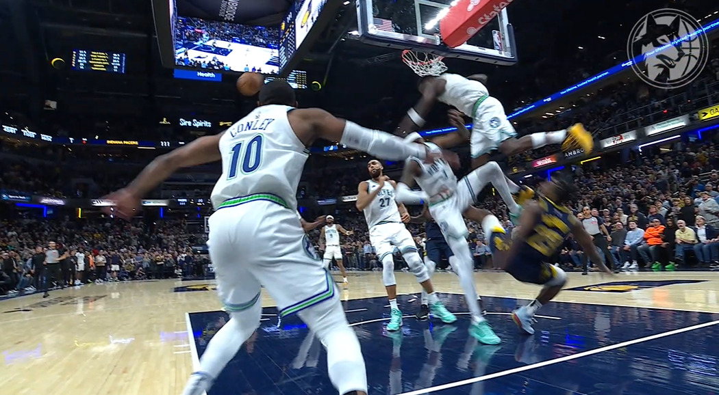 Anthony Edwards a posé un des contres de la saison, au buzzer