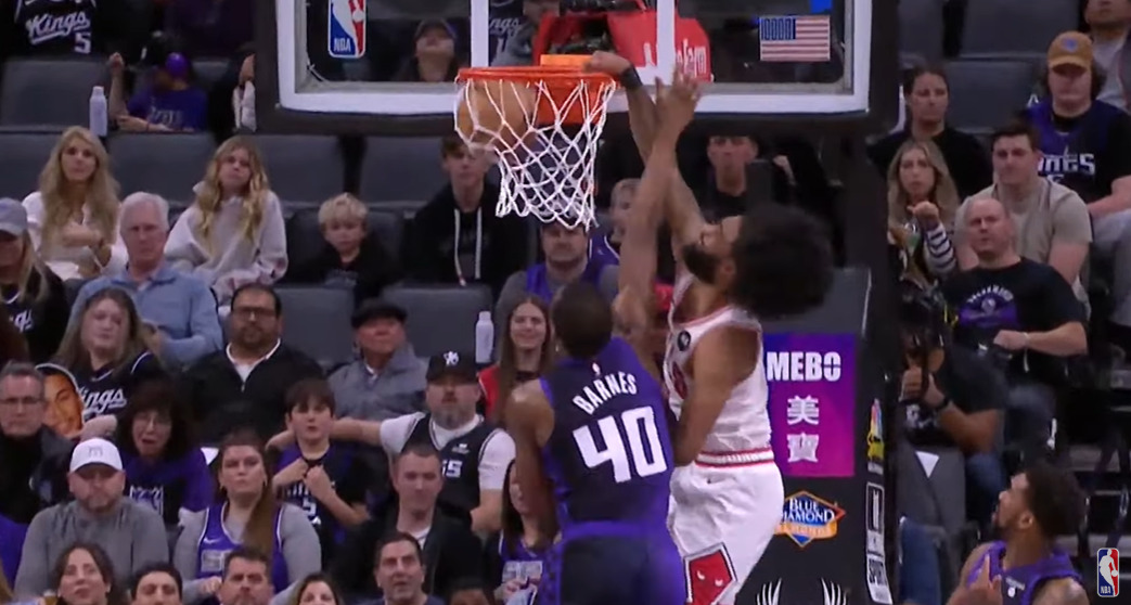 NBA Top 10 : Coby White, à quand la statue devant le United Center