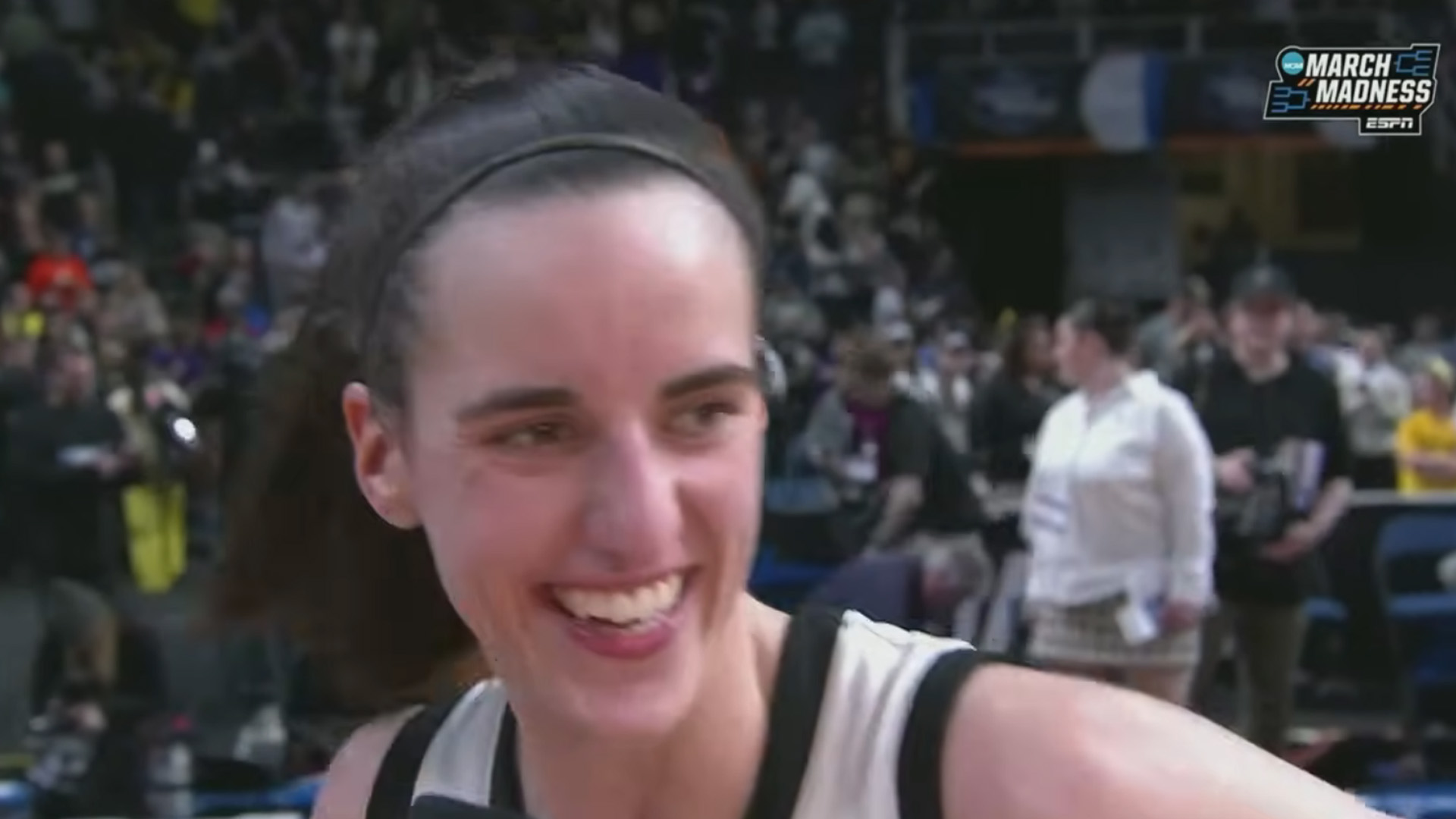 Caitlin Clark nommée Naismith Player of the Year