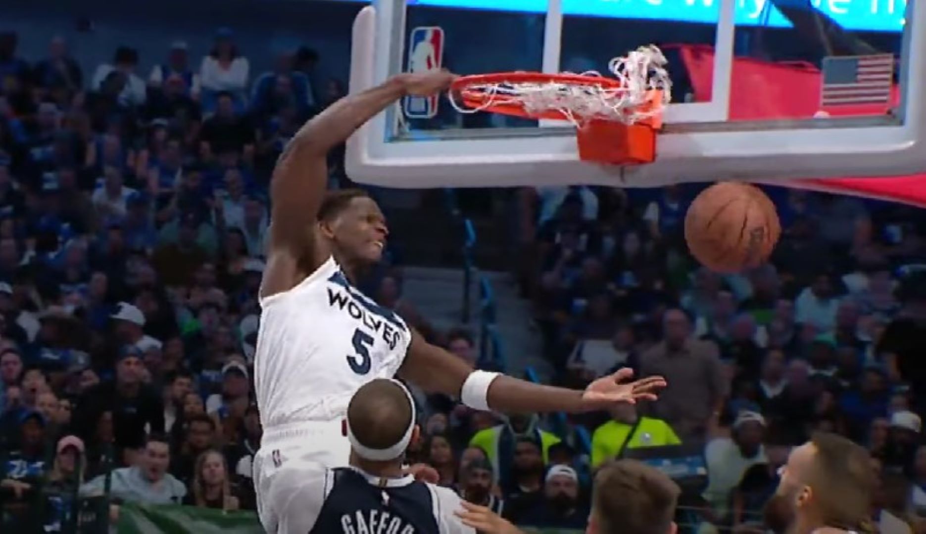 NBA Top 5 : Anthony Edwards envoie l'un des dunks de l'année