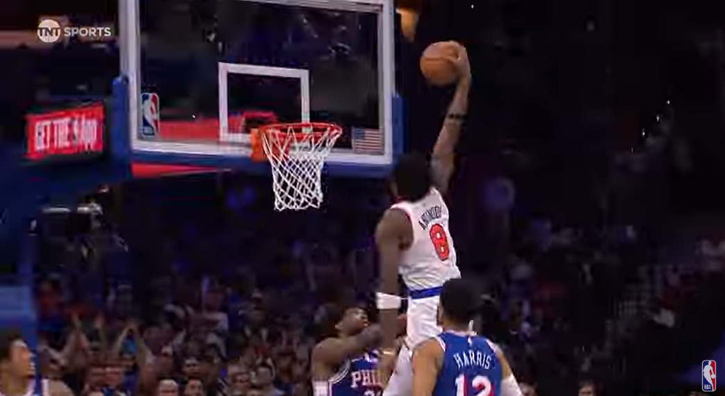 NBA Top 5 : OG Anunoby a souhaité bonnes vacances à Joel Embiid