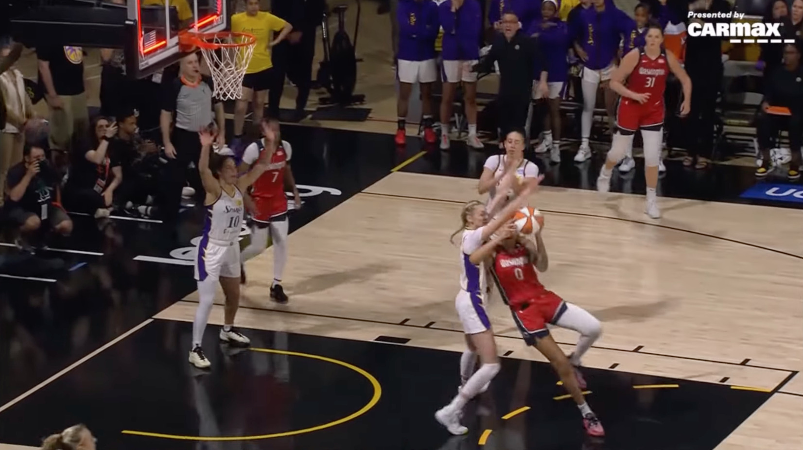 WNBA : Cameron Brink dit non et Kahleah Copper marque l'histoire