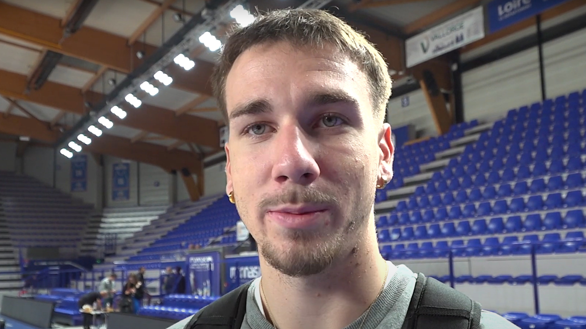 Hugo Besson avec les Milwaukee Bucks pour la Summer League