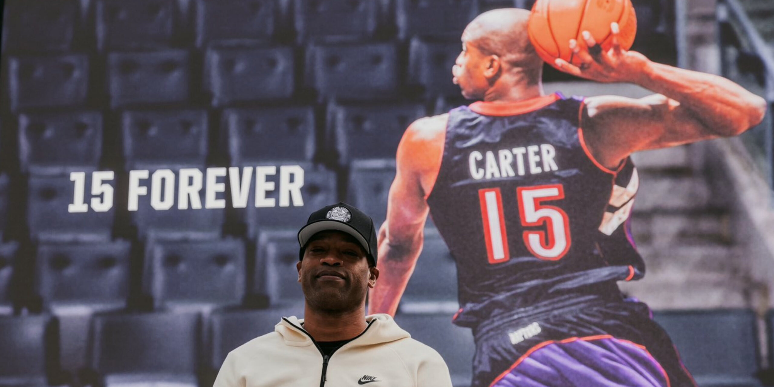 Vince Carter très ému par l'annonce du retrait de son maillot chez les ...