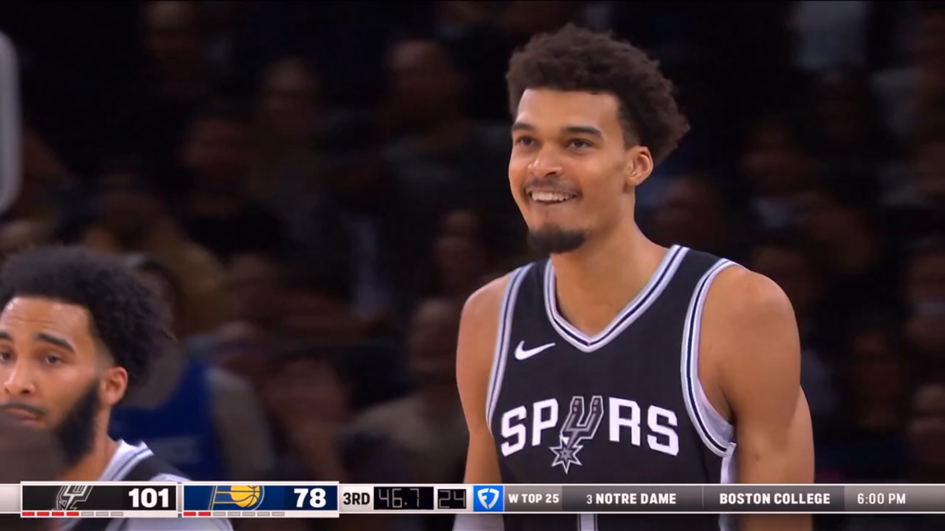 Victor Wembanyama (30 points) sensationnel face aux Pacers à Paris