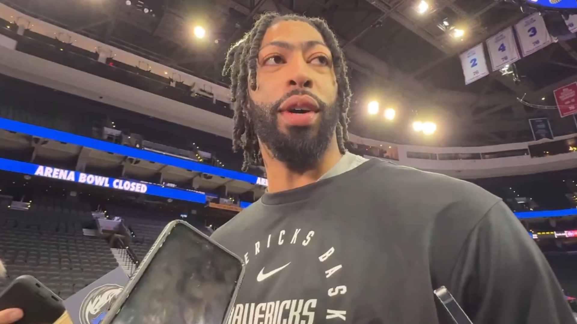 Programme NBA : les débuts d'Anthony Davis avec les Mavericks