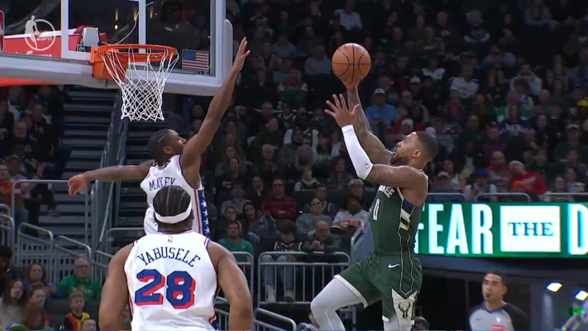 Damian Lillard (43 points) et les Bucks dominent les Sixers