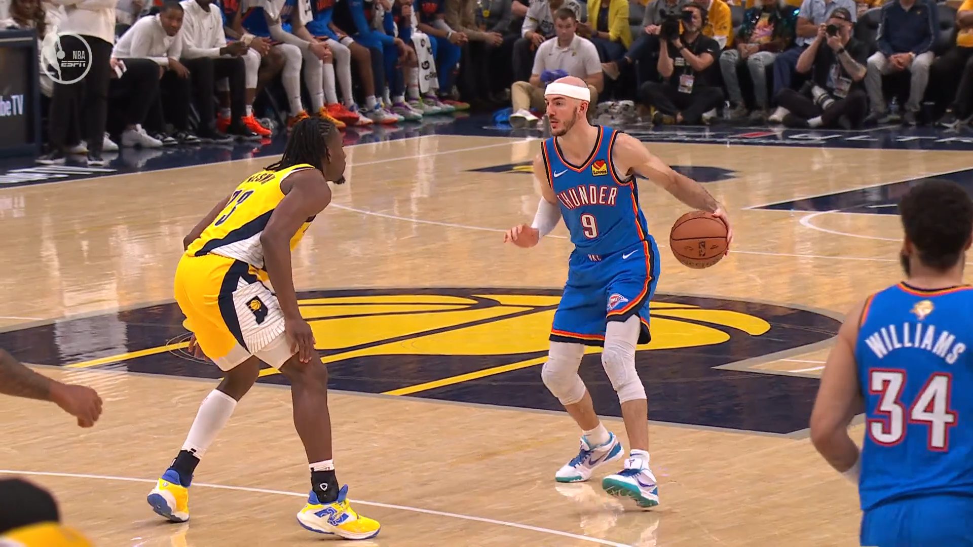 Alex Caruso : 20 points et 5 steals dans le Game 4, le divin chauve a ...