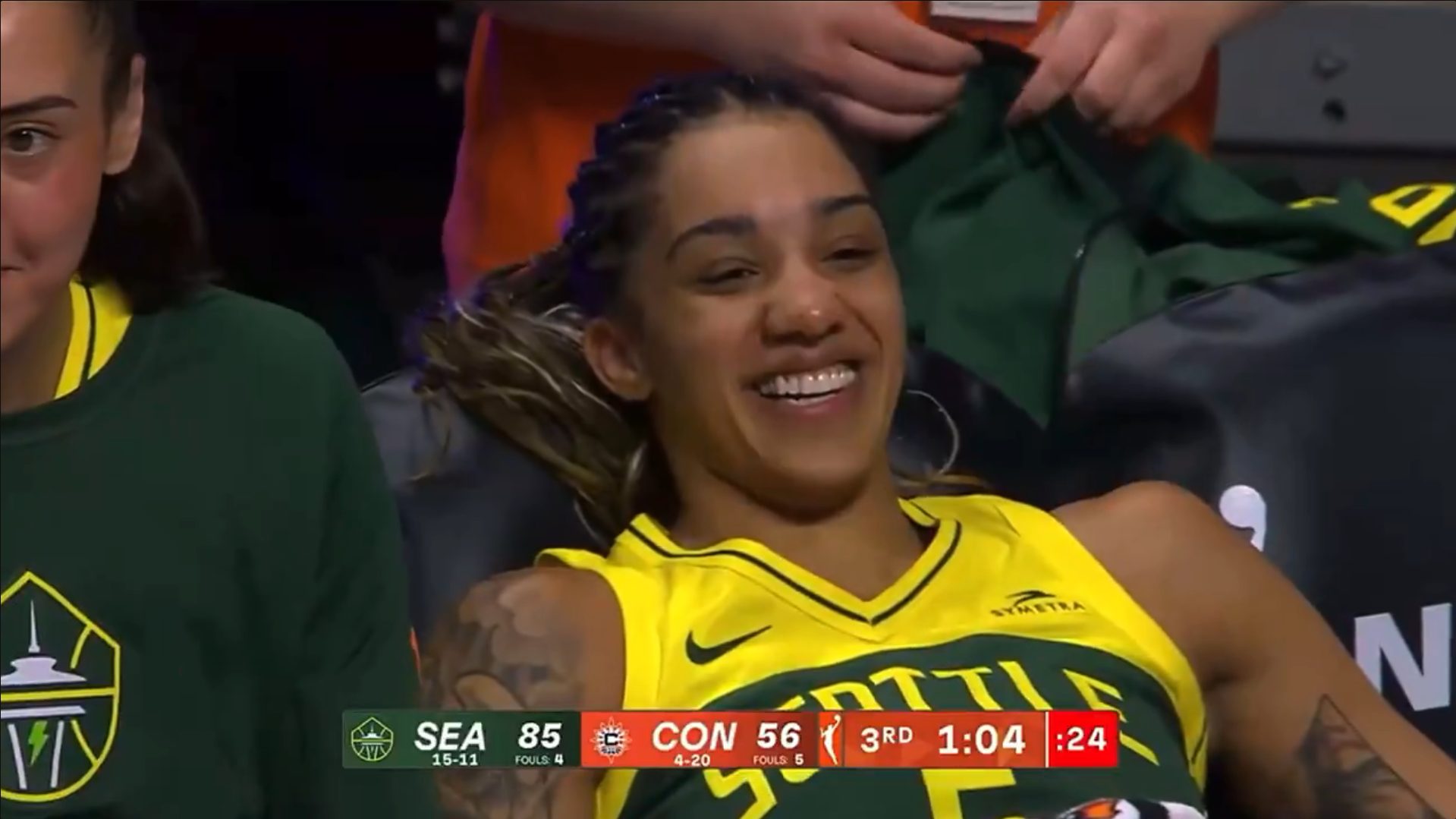 WNBA : Gabby Williams et Dominique Malonga dominent un match à cinq ...