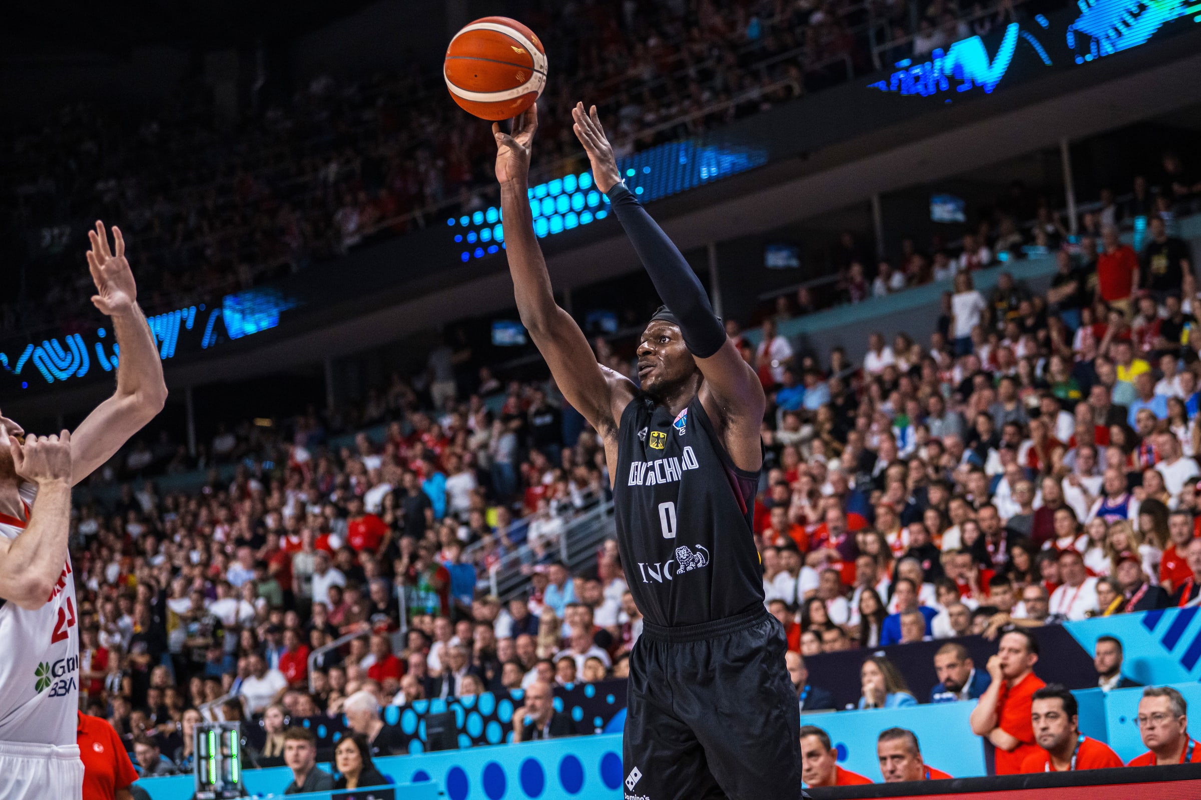Isaac Bonga élu meilleur joueur de la finale de l'EuroBasket 2025