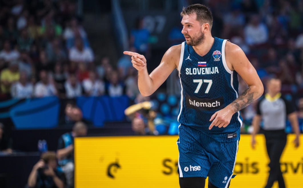 EuroBasket 2025 : Luka Doncic (42 points) envoie la Slovénie en quarts
