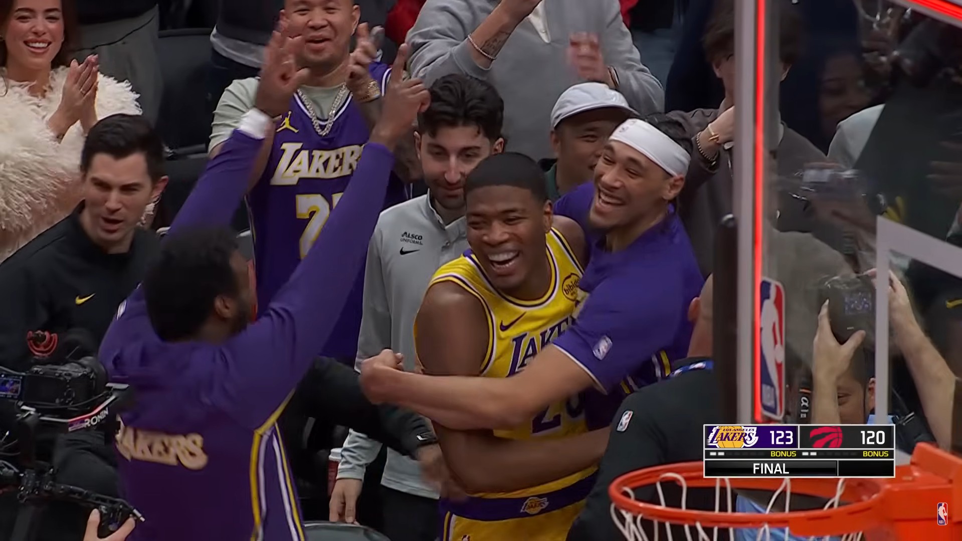 Rui Hachimura (Lakers) crucifie les Raptors avec un tir au buzzer