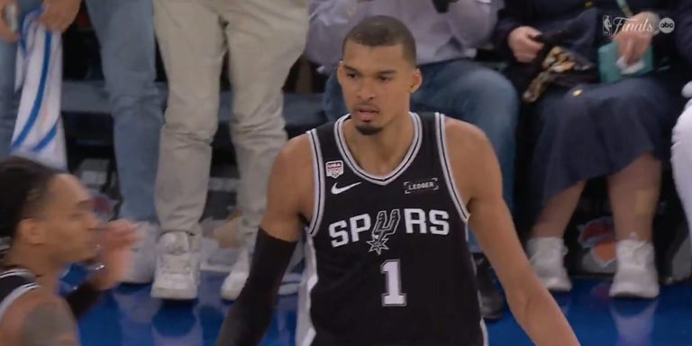 Les Spurs freinent les Knicks et démarrent les compteurs en